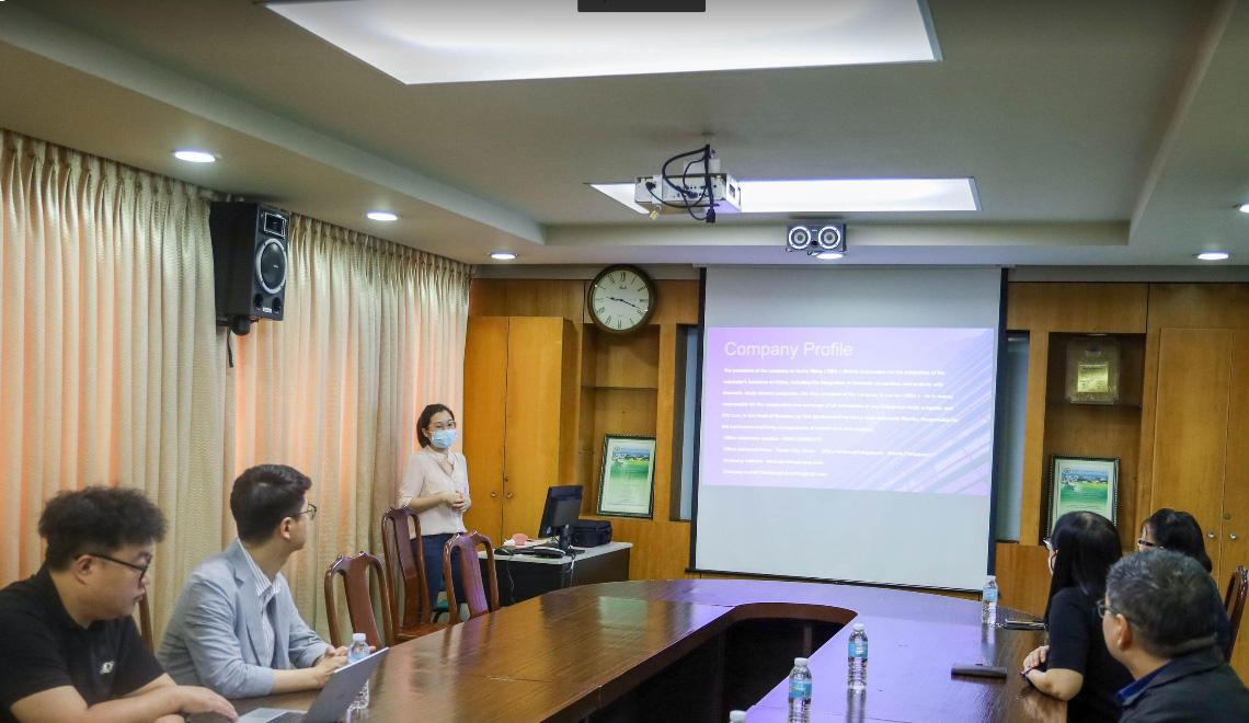 TUA VPs meet with QH Education officials -TUA